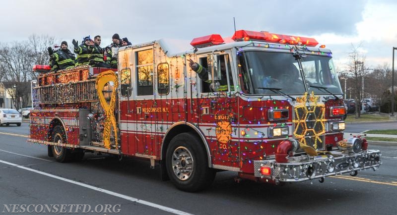 NESCONSET FIRE DEPARTMENT 2015 PARADE OF LIGHTS - Nesconset Fire Department